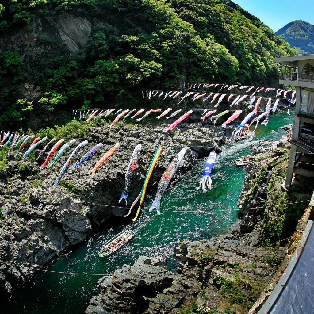Iya Valley and The Statue of a Peeing Boy | OBOKE IYA TOURIST ...